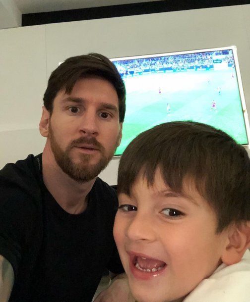 Las Postales De Messi Antonela Roccuzzo Thiago Y Mateo Junto Al